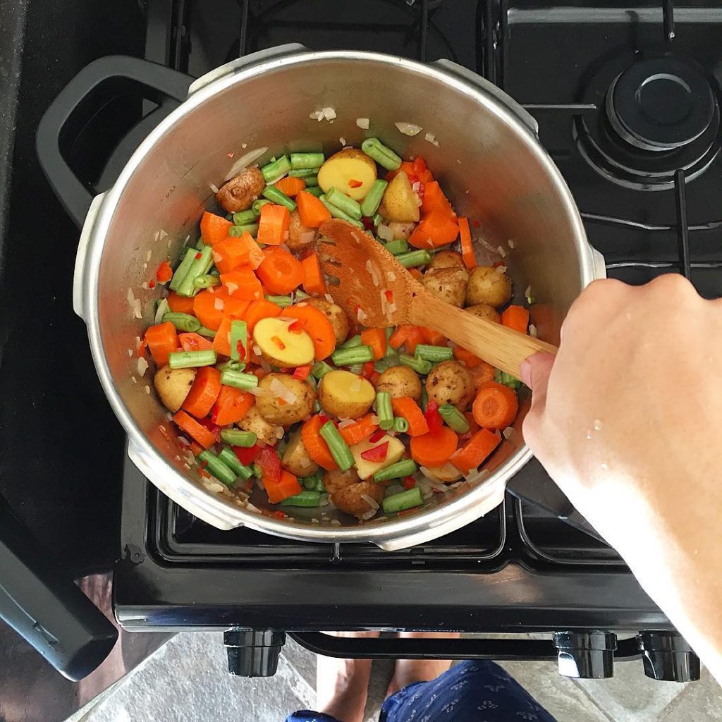 Pressure Cooking vs. Slow Cooking: Which is Better? – Param Upyog